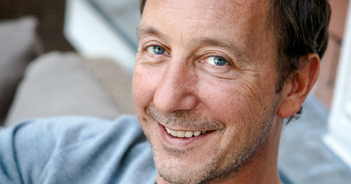 About: B. Posener is an English & German speaker, voice-over